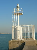 GOMITO FRA MOLO DI LEVANTE E MOLO FORANEO - Marina Militare