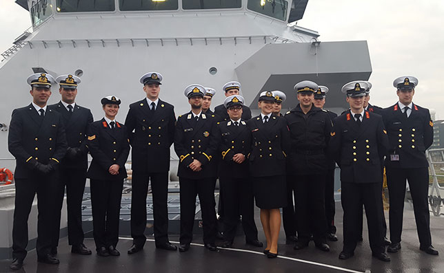 Due Aspiranti della Marina nei Paesi Bassi per lo scambio culturale ...