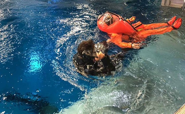Submarine escape training for Italian Navy submariners - Marina Militare