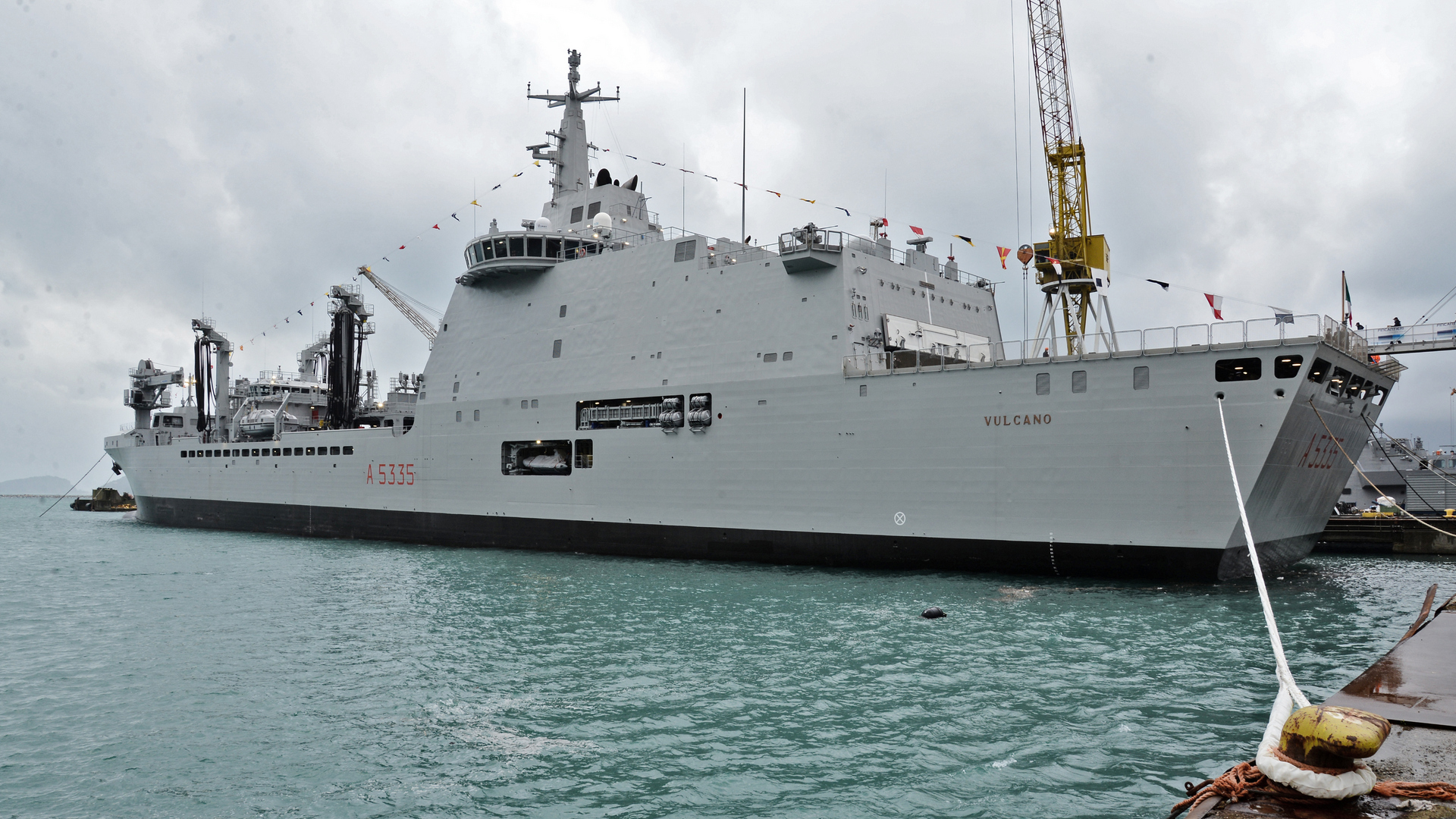 Nave Vulcano entra in Marina - Marina Militare