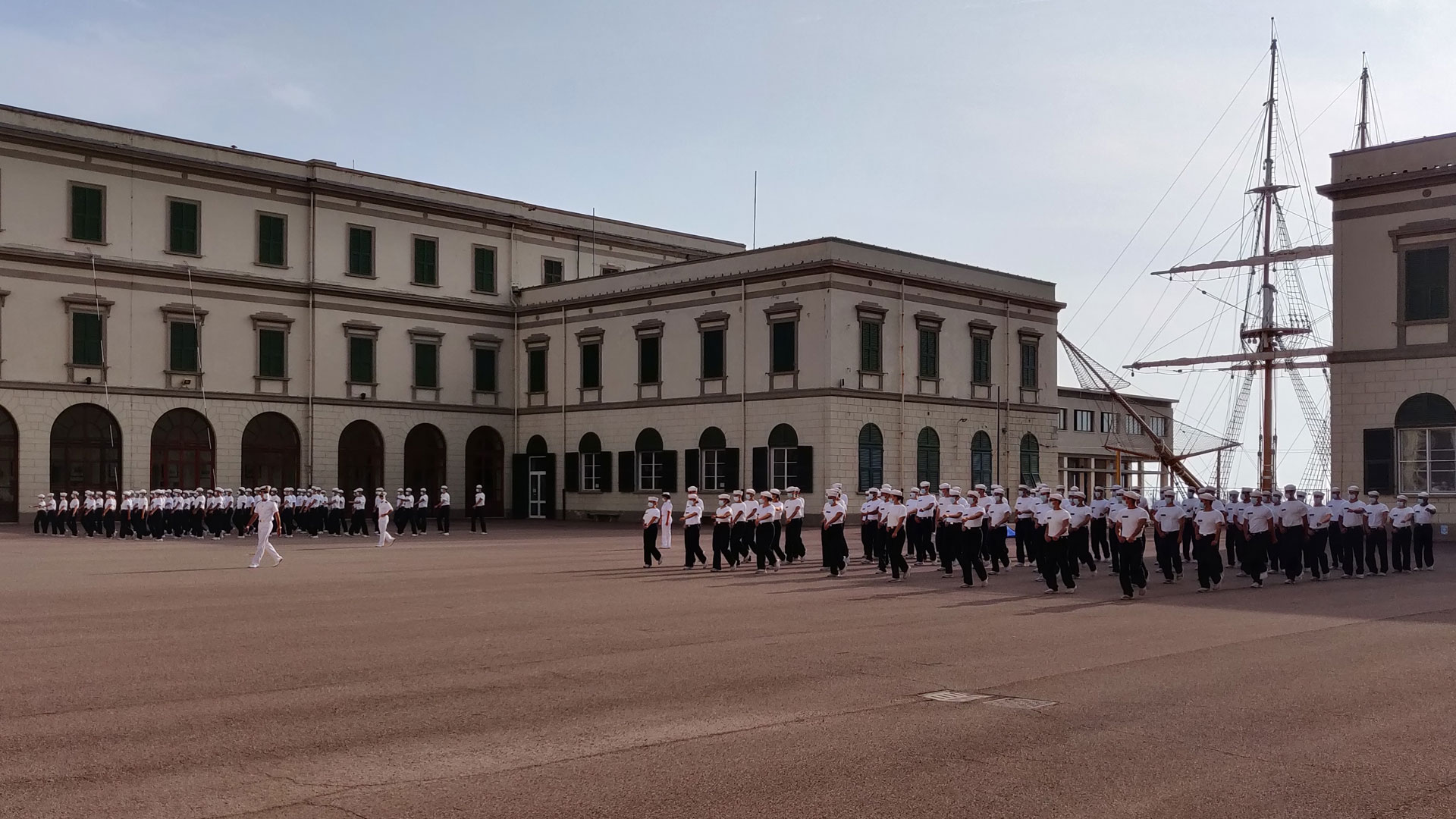 Si conclude il tirocinio in Accademia Navale per gli Allievi della ...