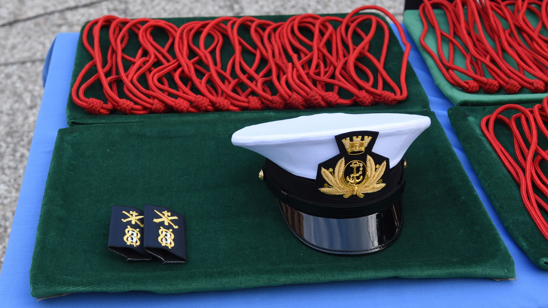 Il 23° Corso Normali Marescialli indossa i gradi da Allievo 3ª classe ...