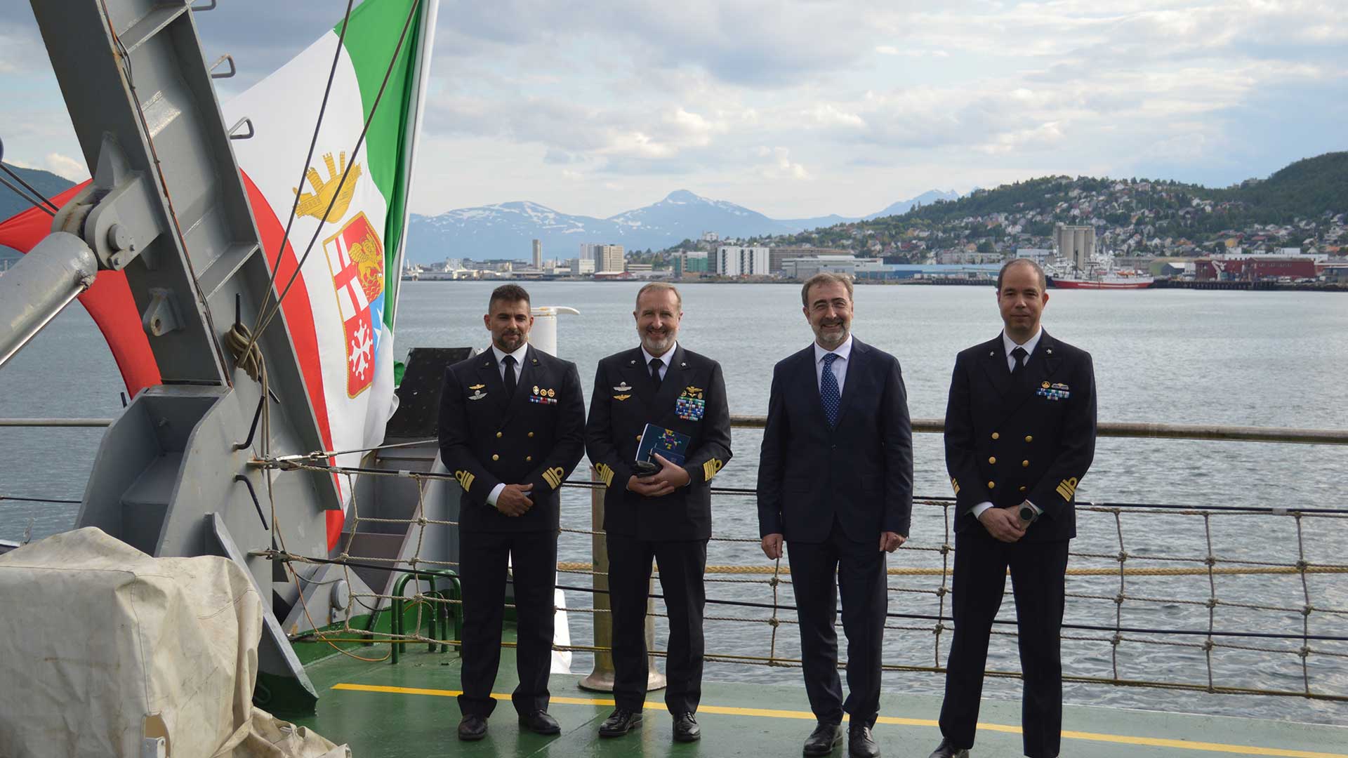 Ambasciatore d’Italia in Norvegia saluta Nave Alliance a Tromso ...