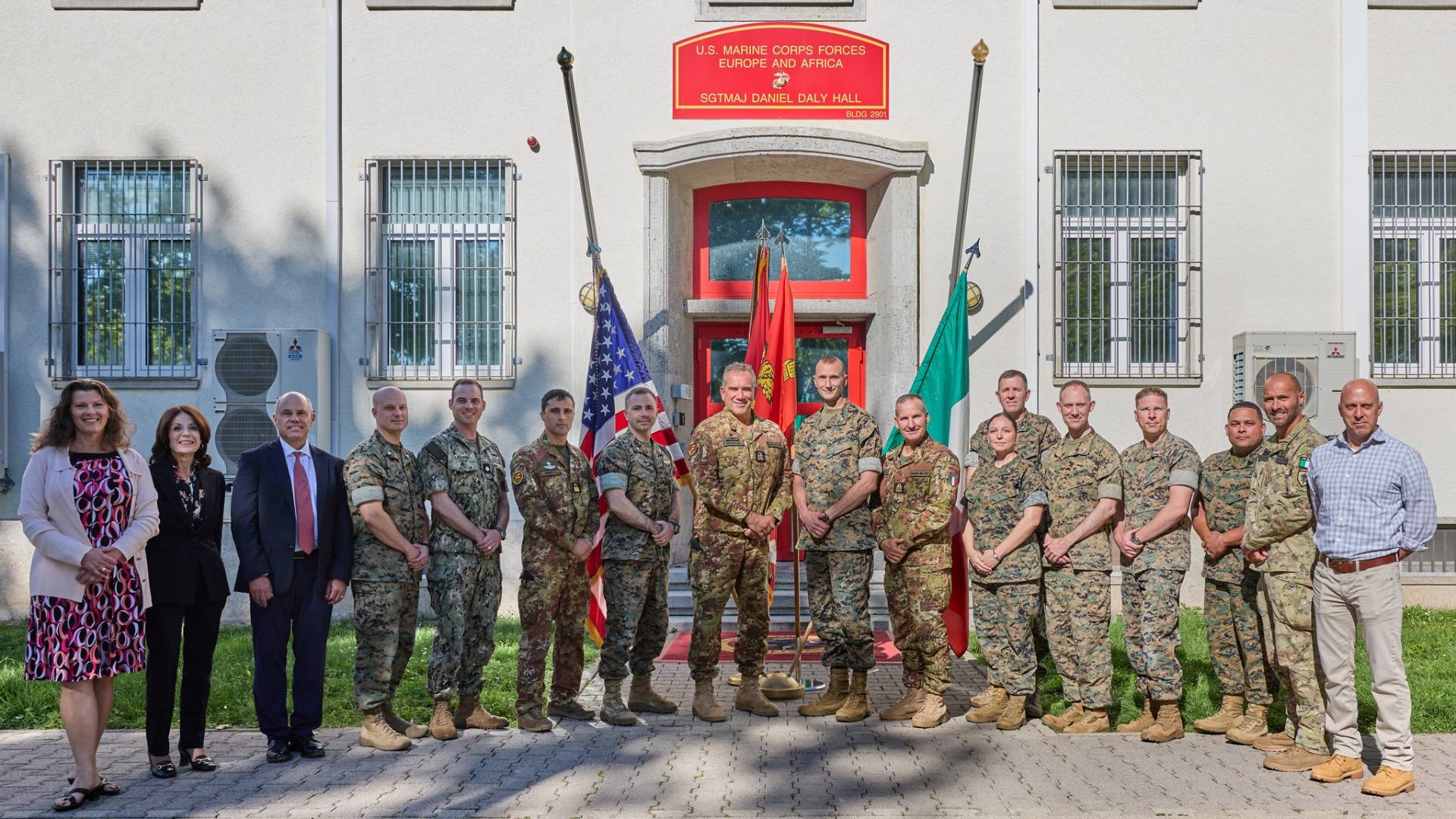 Incontro tra il Comandante della Brigata Marina San Marco e i Comandi ...