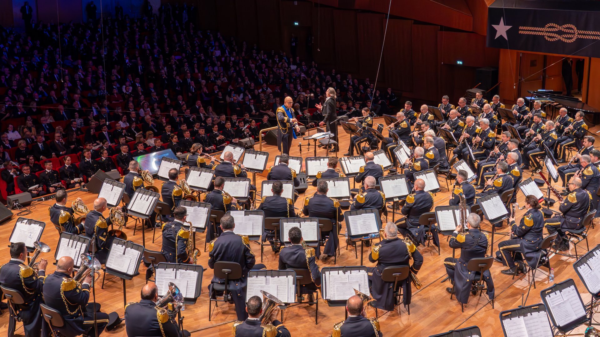 Concerto di solidarietà della Banda Musicale della Marina Militare ...