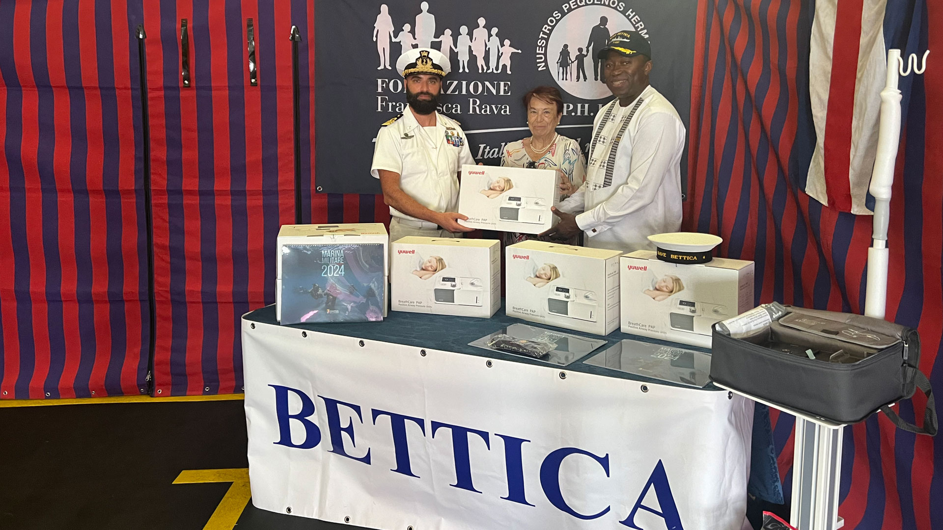 Nave Comandante Bettica offre supporto umanitario ad Accra in Ghana ...