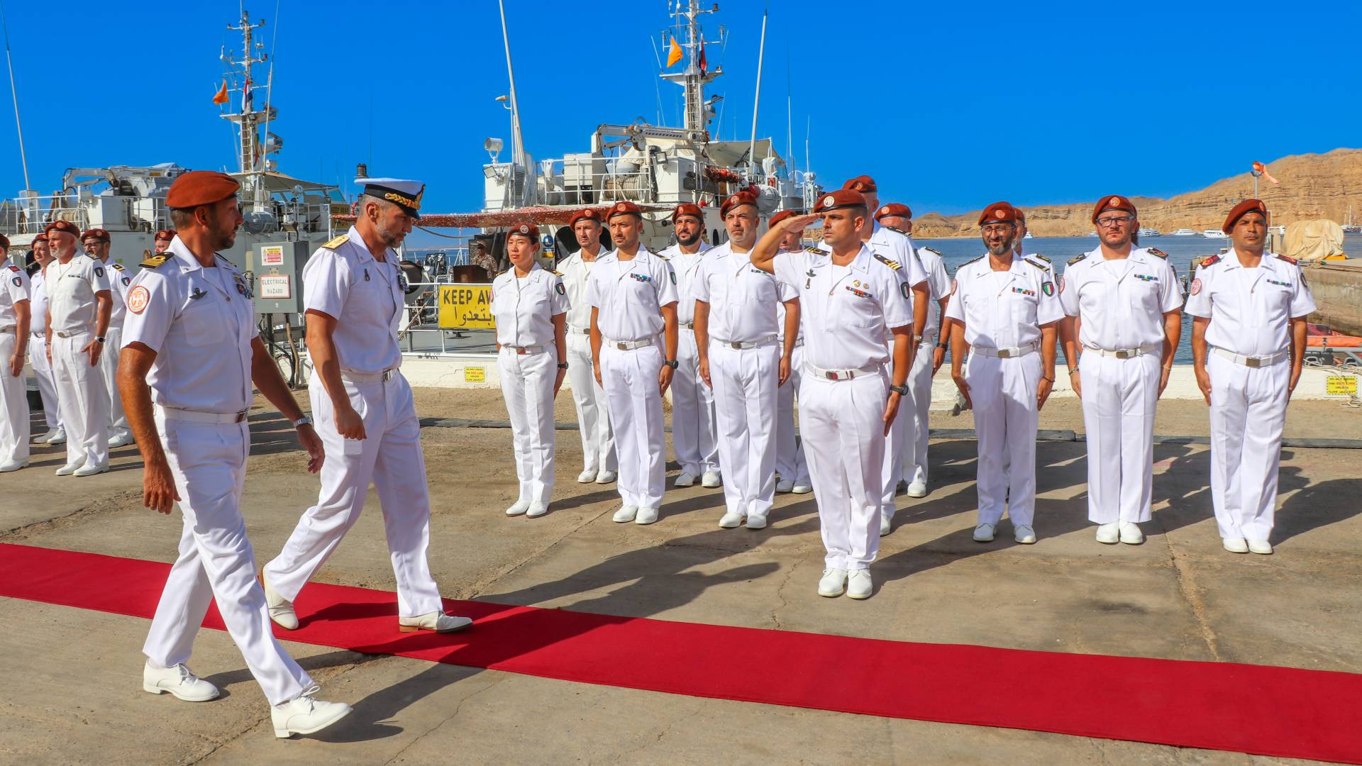 Il Contrammiraglio Orini incontra i militari italiani della ...