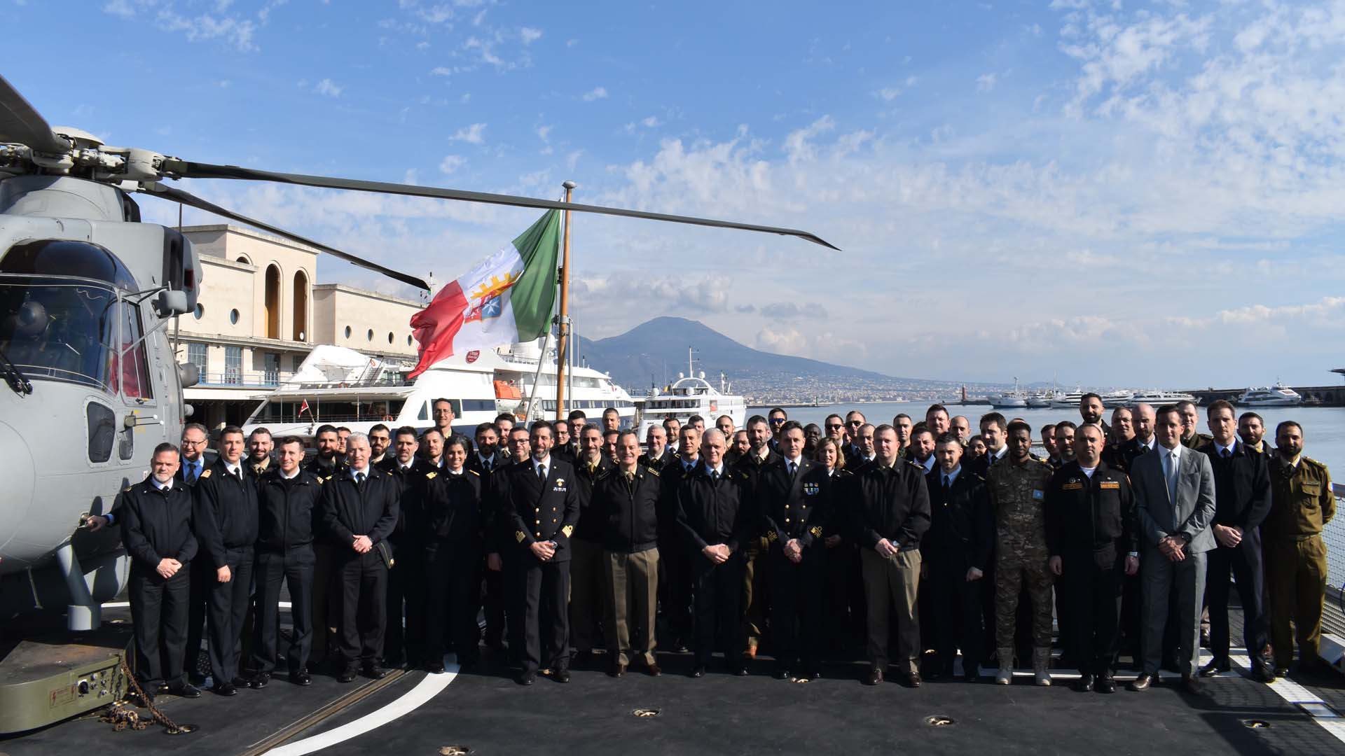 Visita ISSMI a bordo di nave Carlo Margottini - Marina Militare