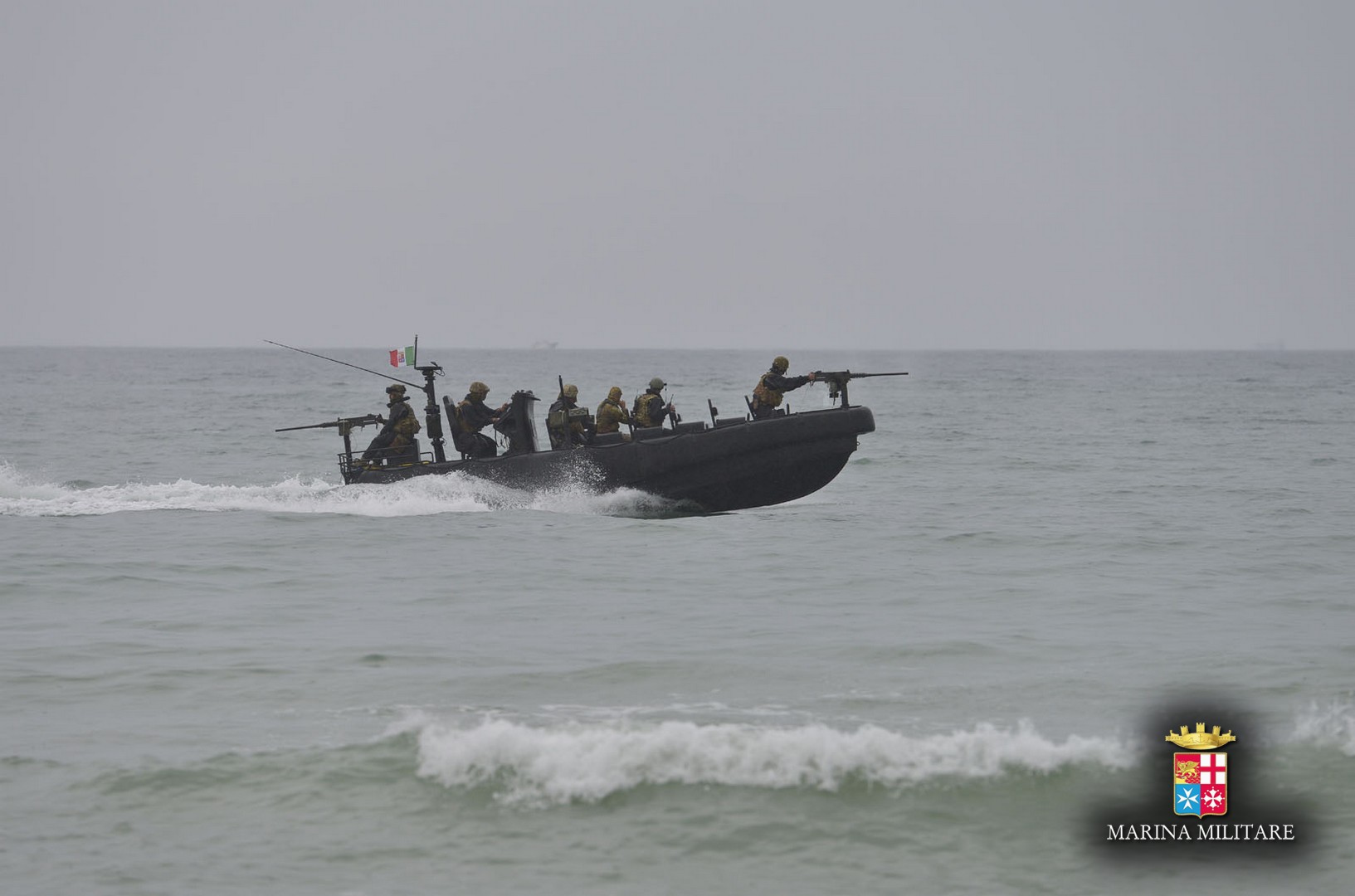 Taranto, esercitazione "Phibex". La Forza Anfibia della Marina si ...