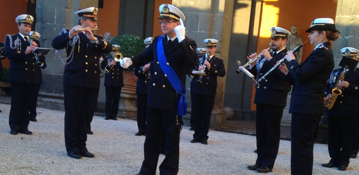 La banda della Marina Militare sbarca nell’antico borgo di Paliano ...