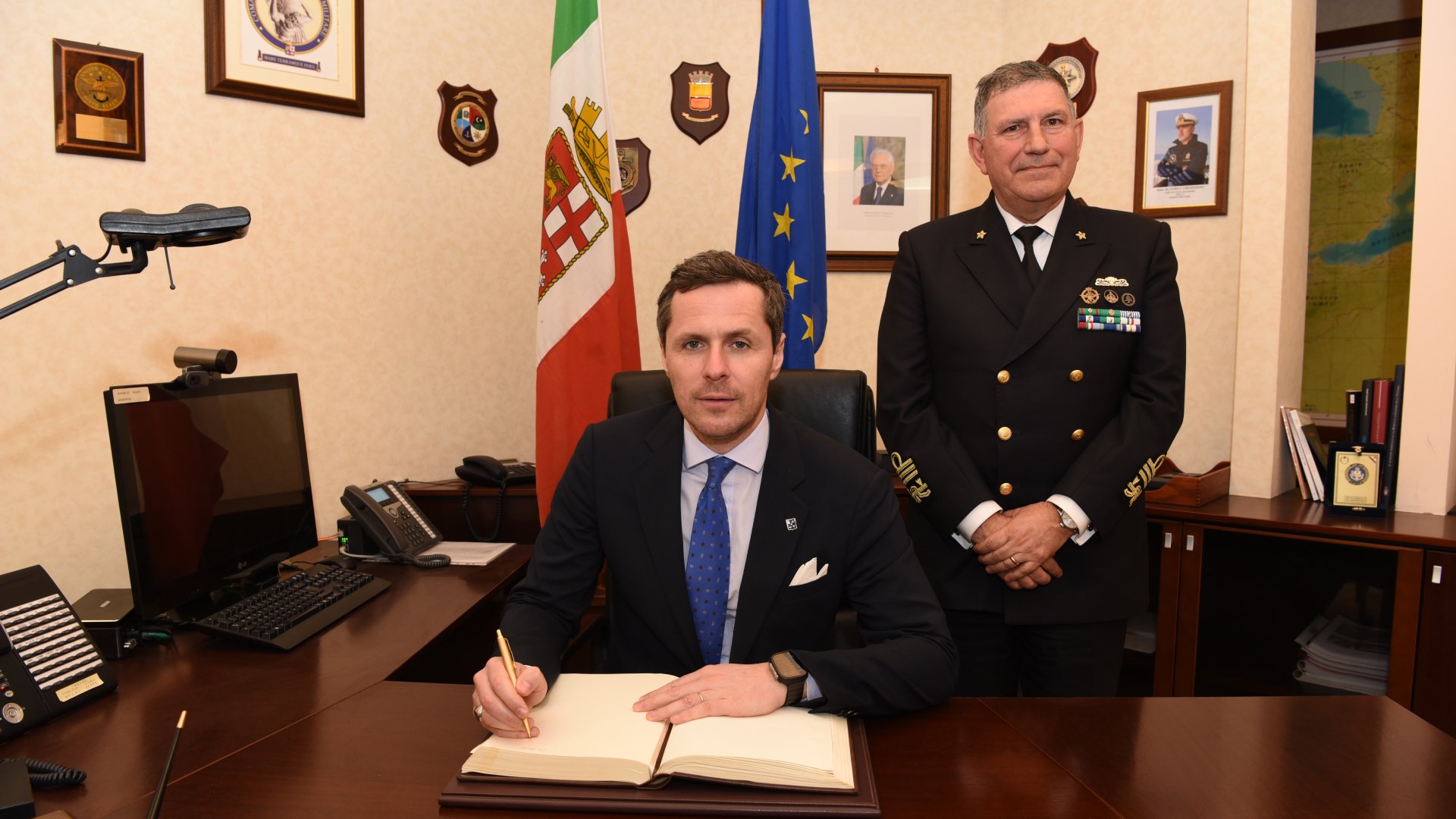 Il sottosegretario di Stato alla Difesa Matteo Perego di Cremnago in ...