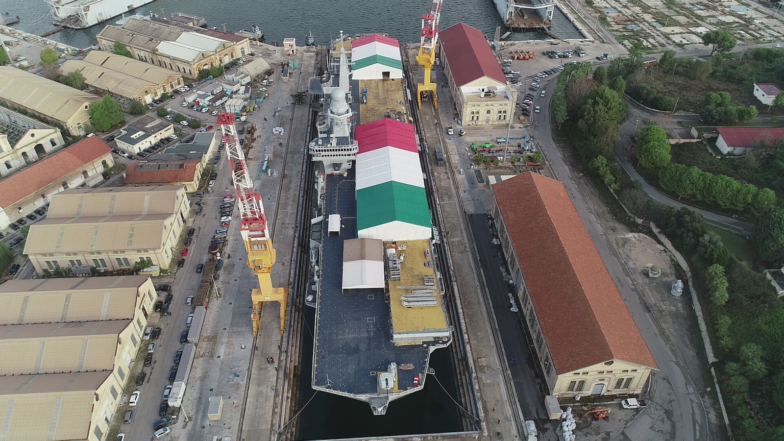Carrier Cavour, (CVH 550) flagship of the Italian Navy, leaves her ...